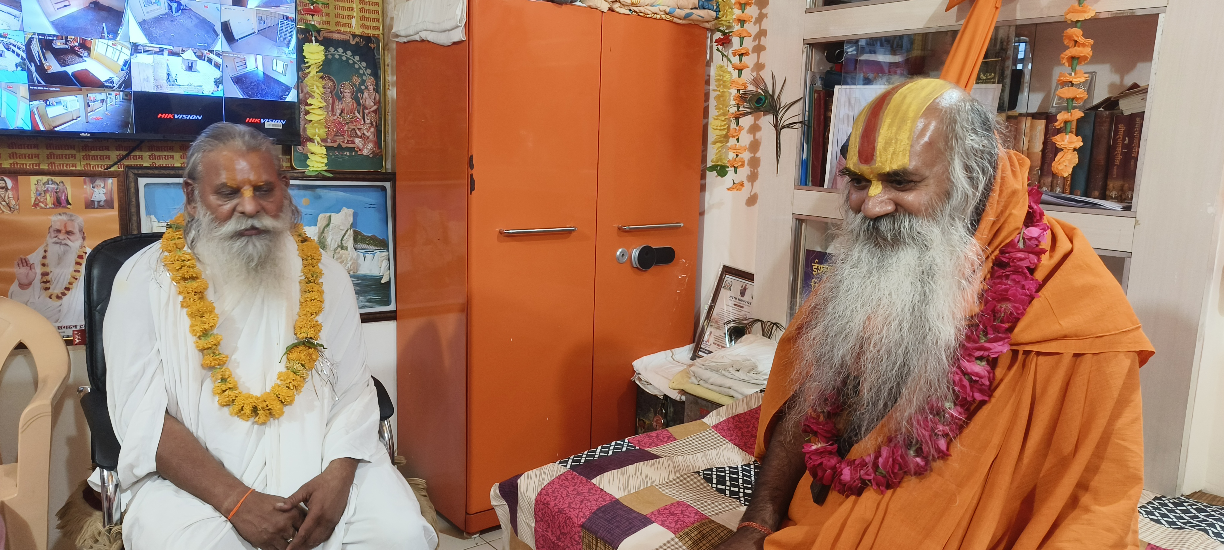 Jagatguru visited Doctor Hanuman