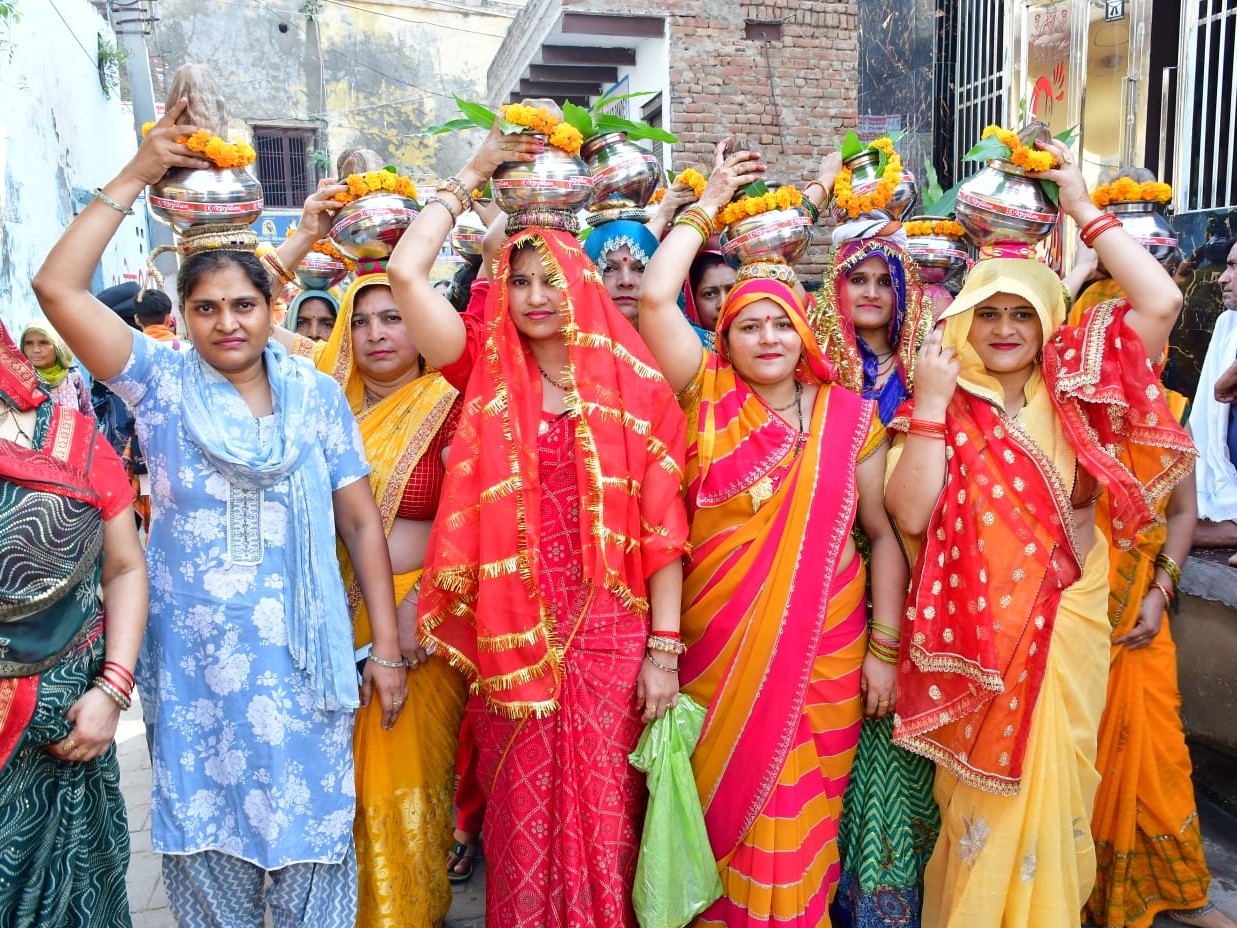 Nandini Gaushala Bhagwat Katha Yagya Begins in Baldev; Grand Kalash ...