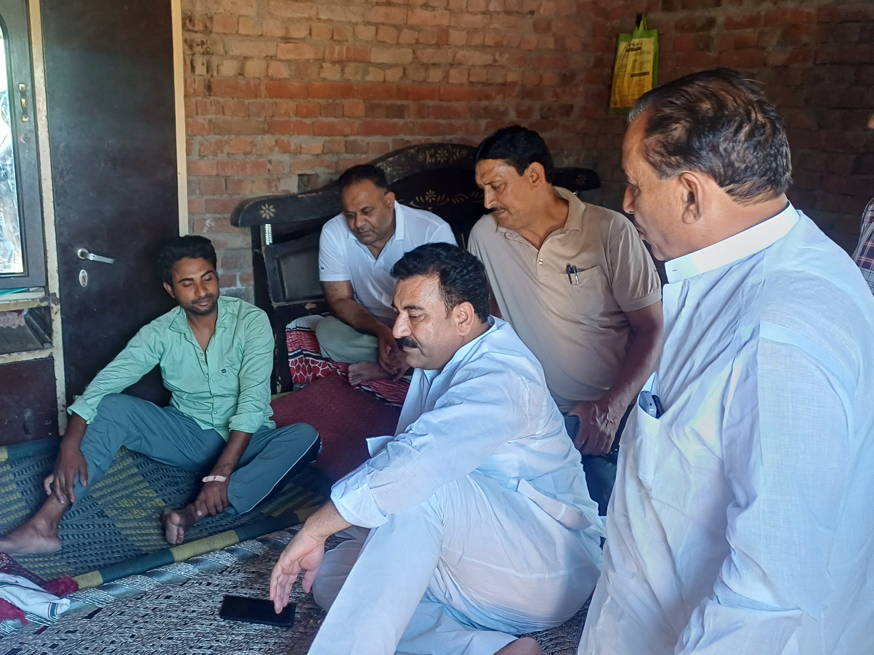 Nanauta Youth Snake Bite | UP Teen Critically Injured