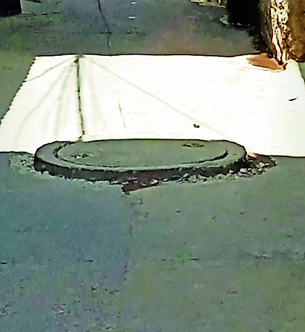 Tungbala... Sewerage lids higher than the streets