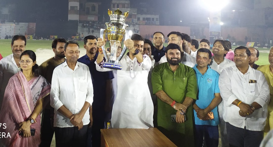SRS Cricket Tournament begins in Mahua, inaugurated by Minister Sanjay ...