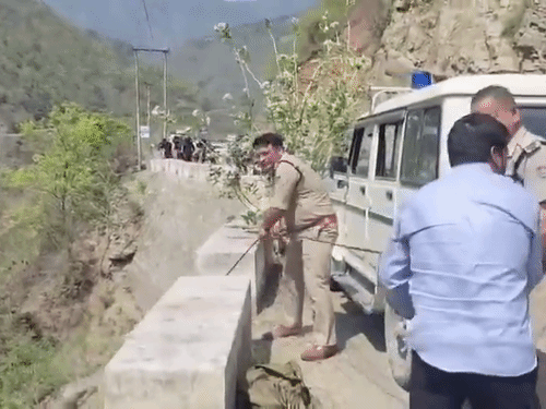 Uttarakhand Car Accident: 3 Dead, 4 Missing | Rajasthan Tourists Fall