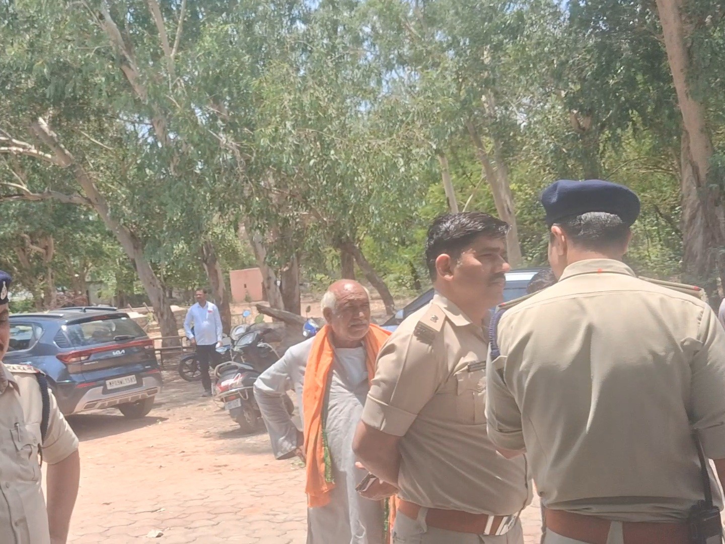 Damoh Man Scalding Water Attack | Attempted Murder; Family Reaches SP