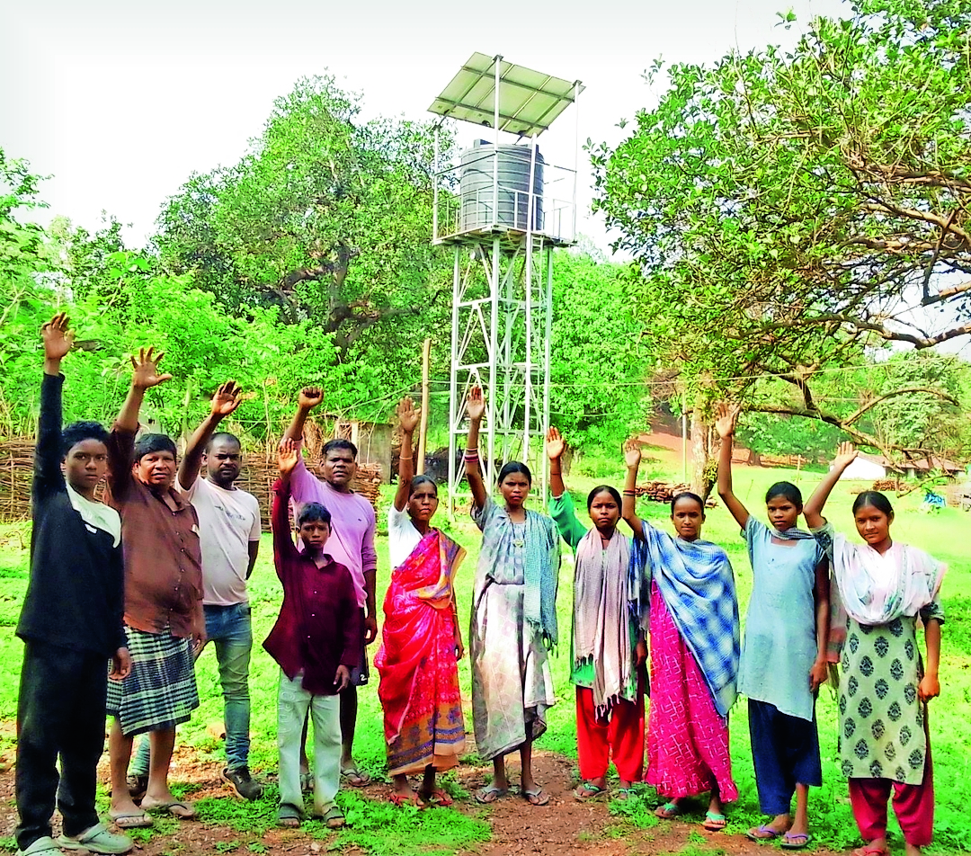 Two solar water towers in Mahudi Mundasai are damaged, villagers stage ...