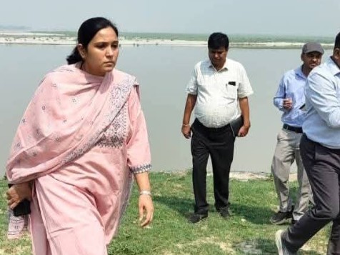 Ghaghra Embankment Inspection | Bareilly DM Flood Prep Instructions