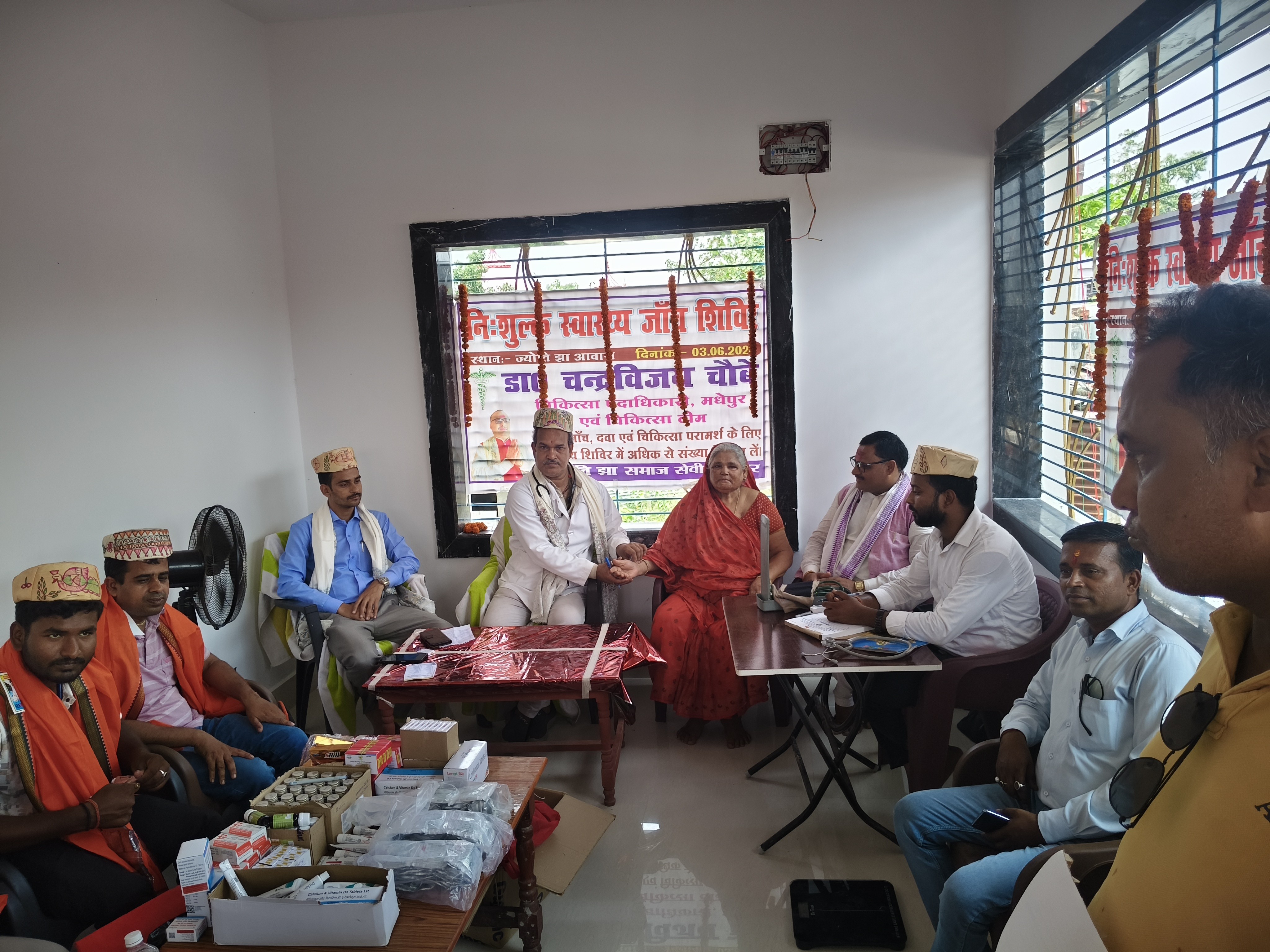 Madhepur Health Camp: Hundreds Benefit from Modern Machines