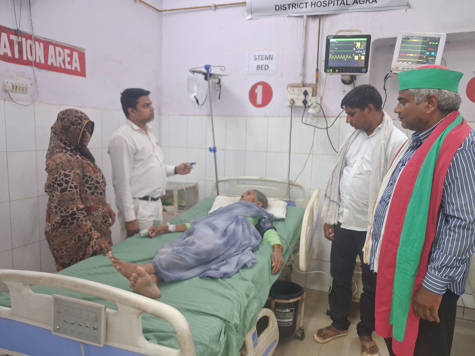 Agra Power Worker Death: Mother Hospitalized Amid Hunger Strike | Agra News