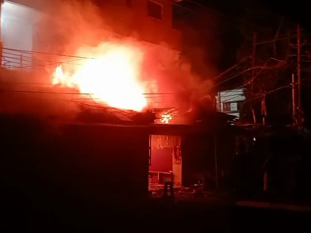 Bakhtiyarpur Fire | Station Road Shops Destroyed, Lakhon Ka Nuksan