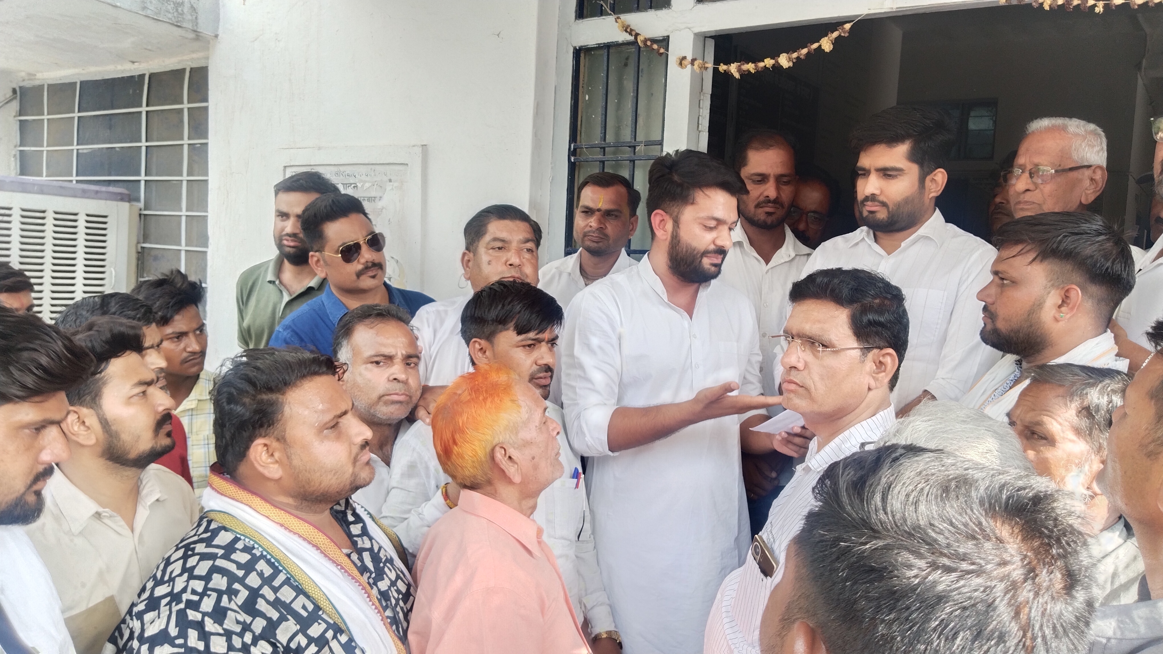 Congress protests against inflation, electricity-water problems, NEET ...