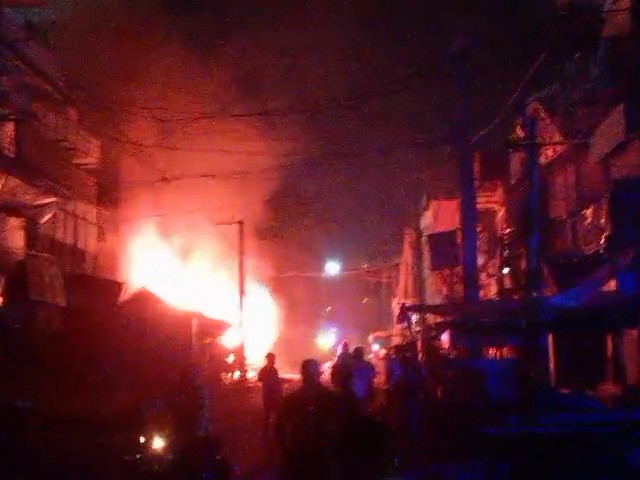 Bakhtiyarpur Fire | Station Road Shops Destroyed, Lakhon Ka Nuksan