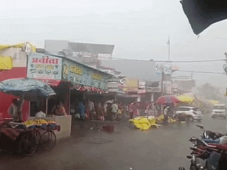 Manawar Power Poles Fall | Hath Market Damaged by Rain Storm