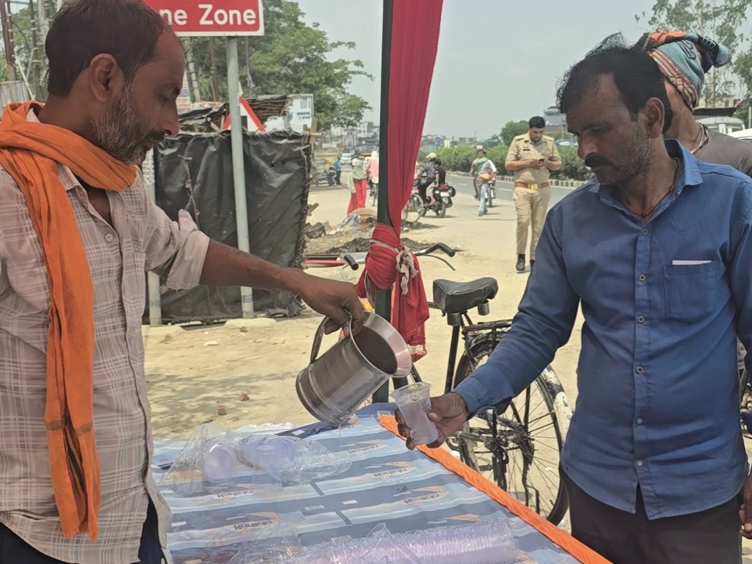 Kanpur Dehat Heatwave Relief | Sharbat Distribution