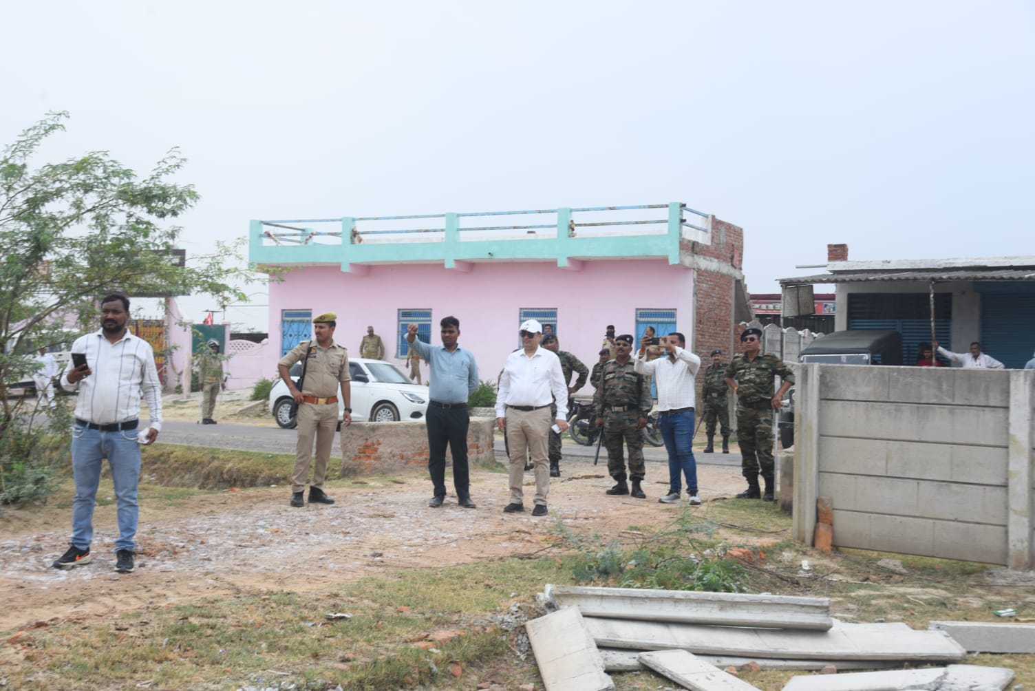 KDA Demolishes Illegal Plotting in Kanpur West Para | Action Taken