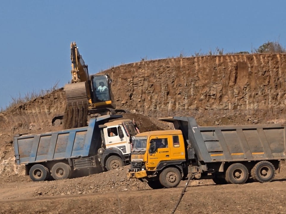Khandwa Highway Contractor Pays 10 Lakh for Machines, Denies 63 Lakh Fine