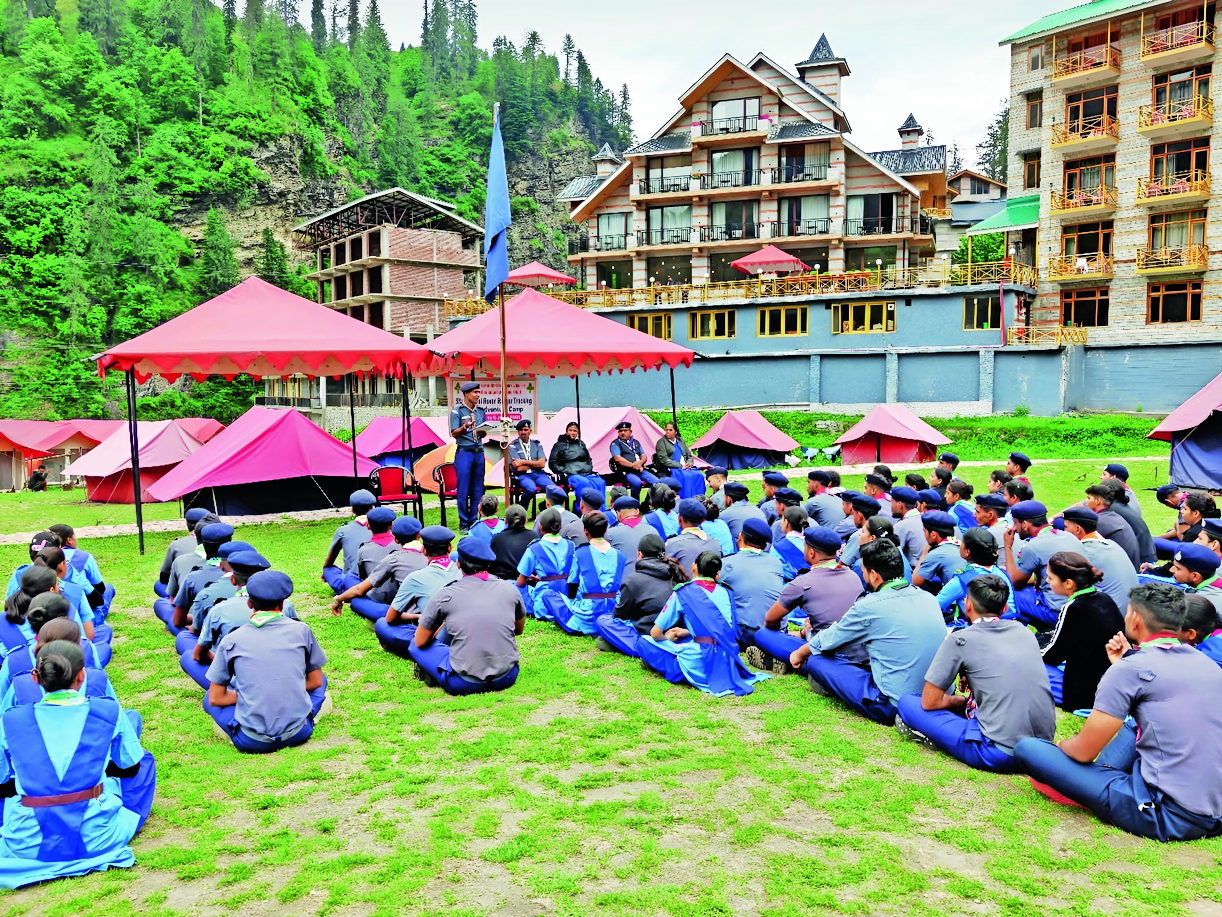 Scout Guides learning nature study, rock climbing, zip line, trekking ...