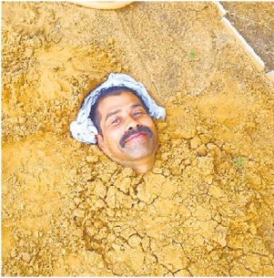 Former councilor Shresthi's unique meditation, meditating while buried ...