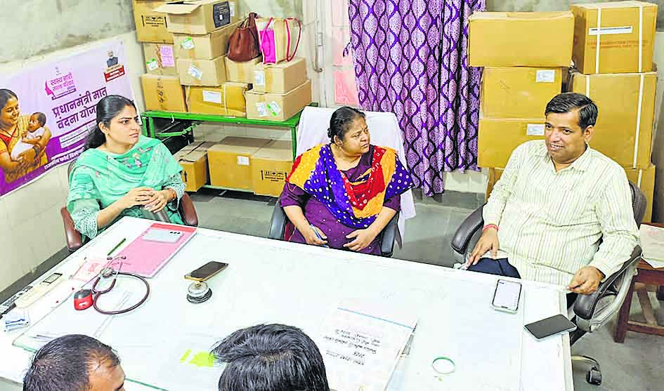 CMHO inspected the urban health center and emphasized on vaccination.