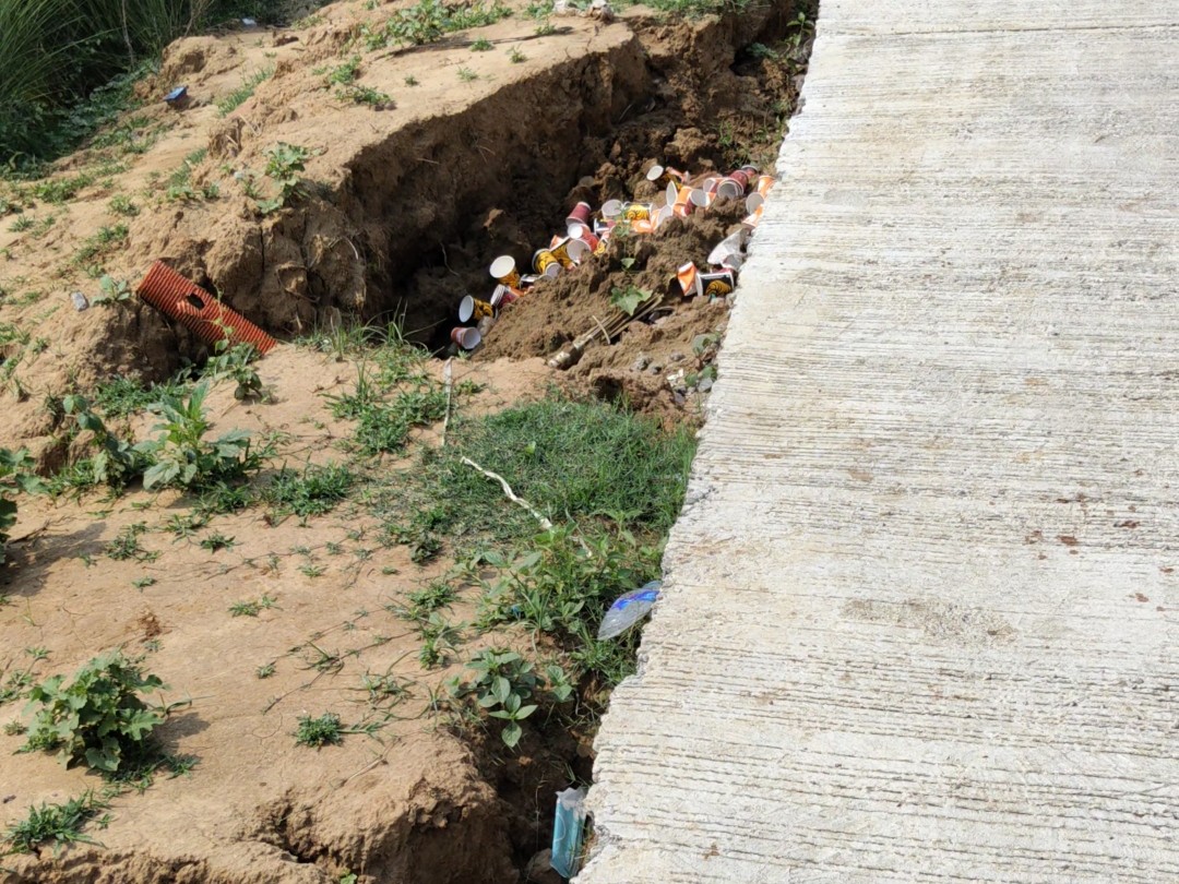 Salempur Road Potholes | Accident Risk High Due to Rain Damage