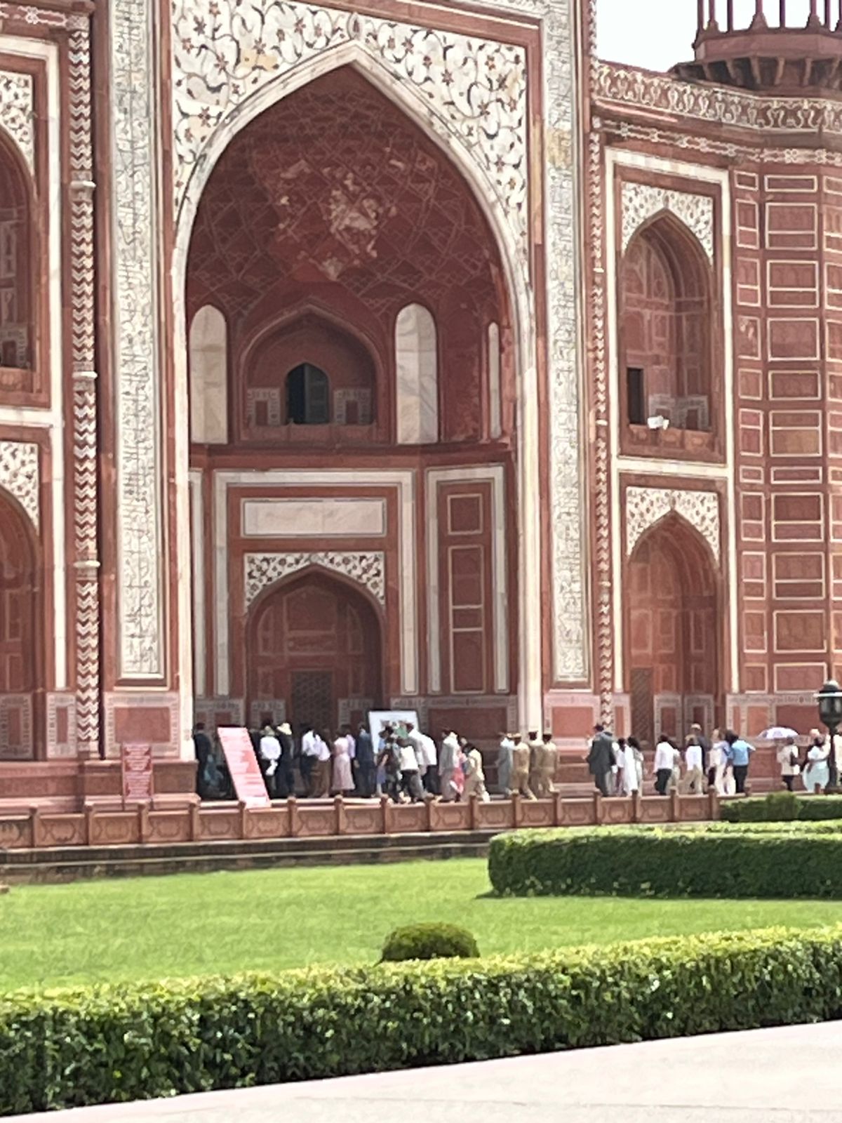 Taj Mahal Royal Gate Stone Fall | Tourists Safe At Agra