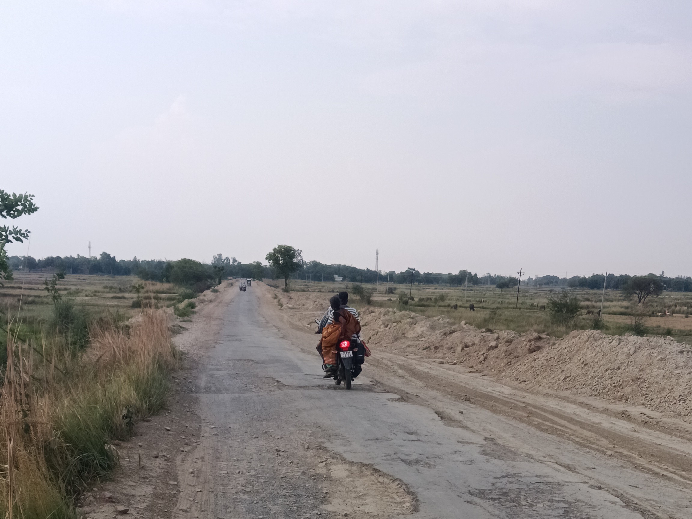 Ambedkar Nagar Road Repair Protest | Villagers Warn of Agitation