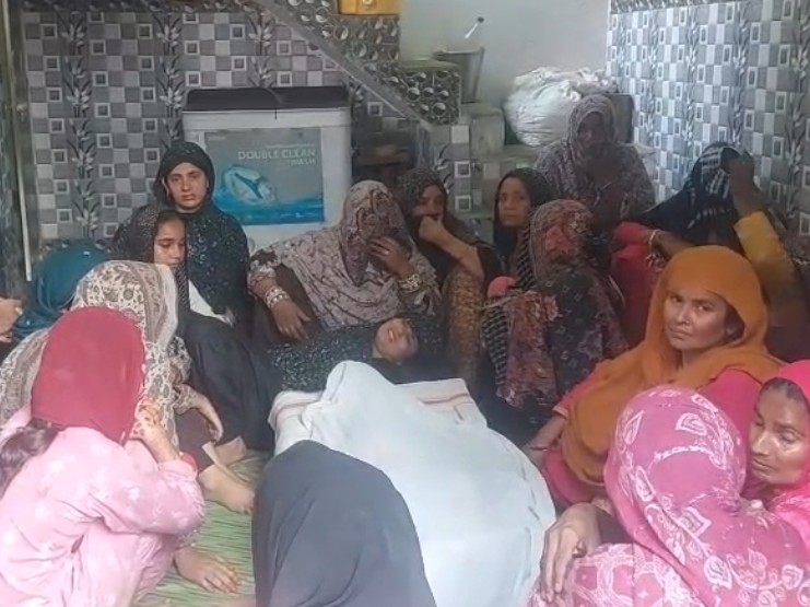 Baghpat House Fire Gas Leak | Child Death, 2 Injured