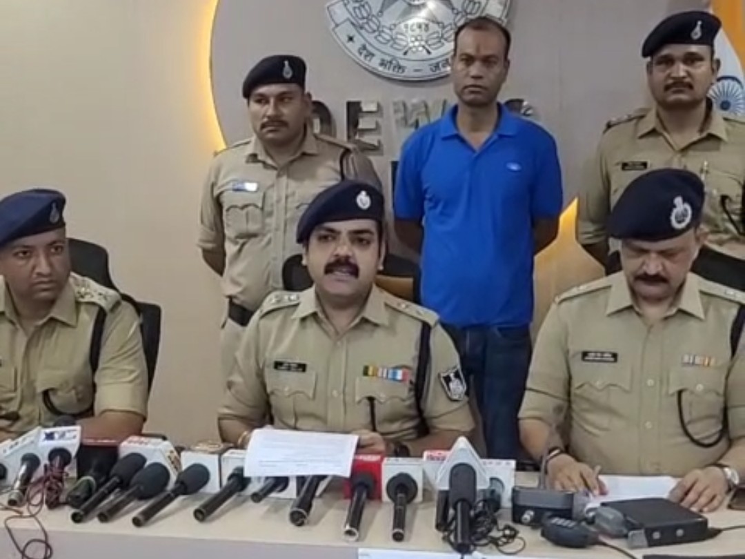 Dewas Theft Gang Busted | Women Used For Reki; 12 Lakh Goods Seized