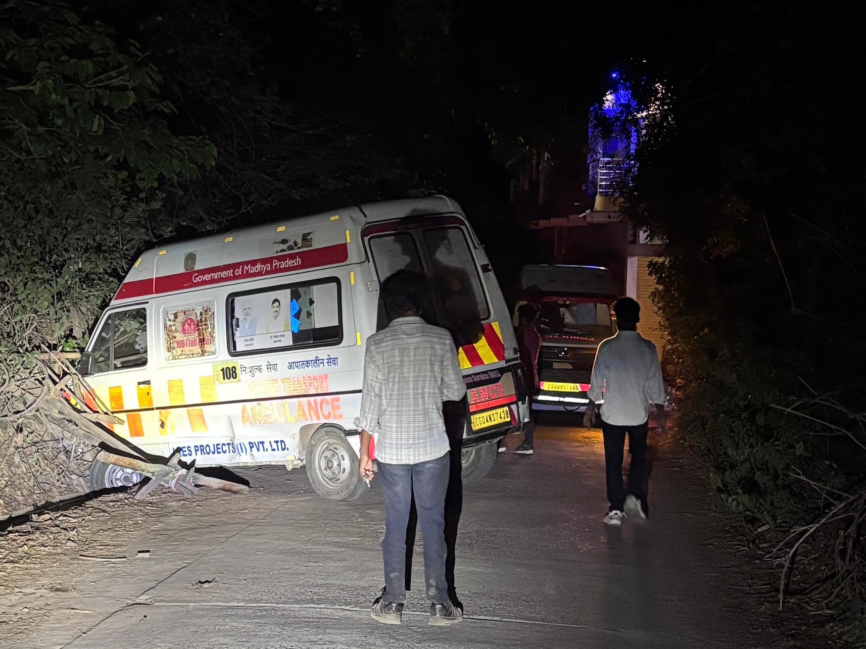 Narsinghpur Ambulance Accident | Drunk Driver Allegation