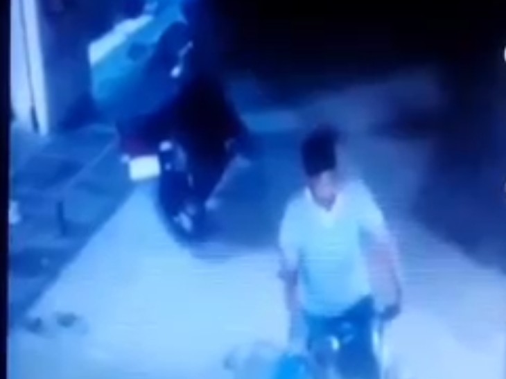 Bulandshahr Syana Bike Theft CCTV Footage Viral