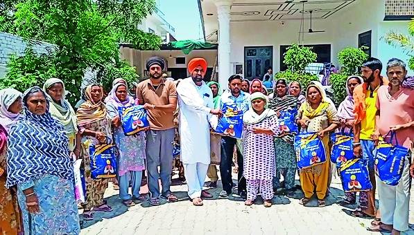 'Meri Rasoi Scheme' launched, ration distributed to 160 families