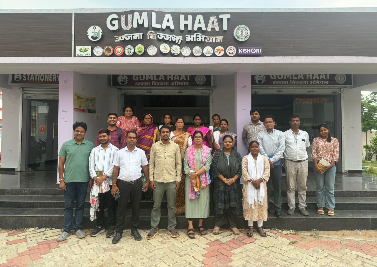 MP Livelihood Mission officials visited the solar grid model and ...
