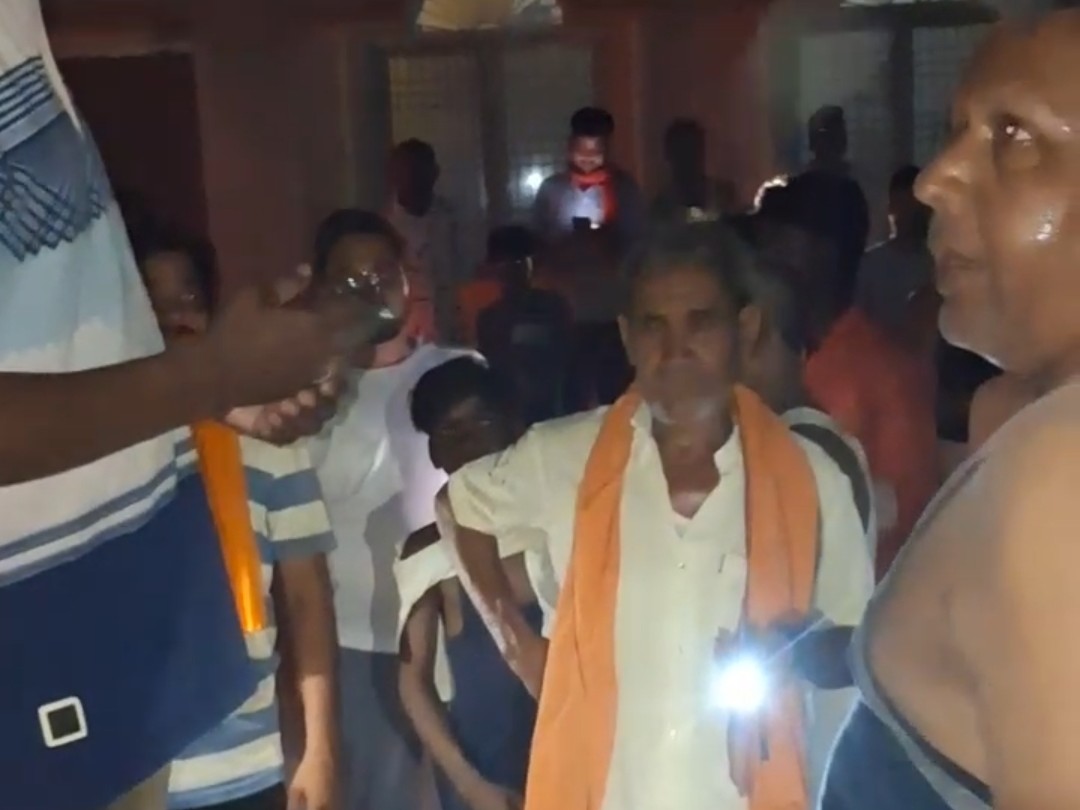 Sonbhadra Fire: Gas Cylinder Leak Burns House; Villagers Demand Fire ...