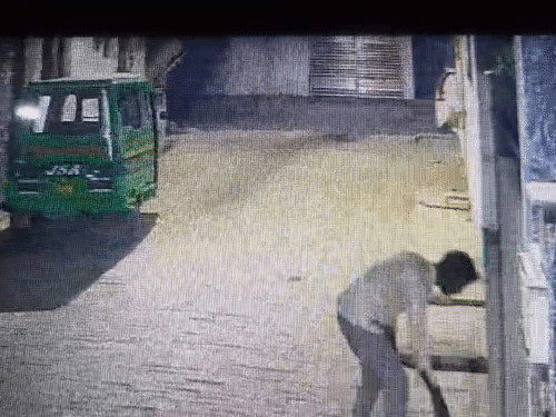 Kanpur Vikram Theft Caught on CCTV | Kalyanpur Police Investigate