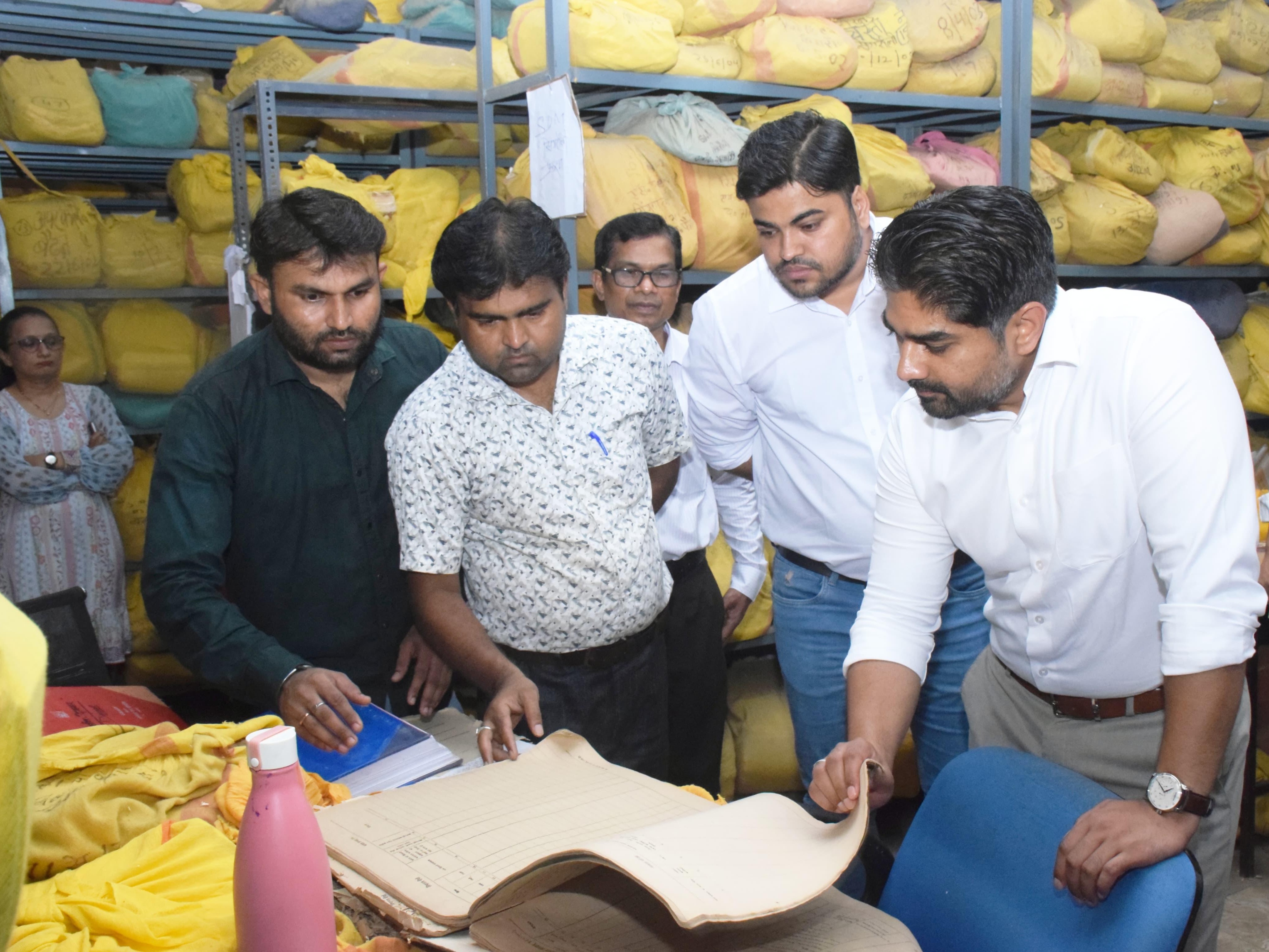 Singrauli Collector Orders 7-Day Digitization of Record Room; Issues ...