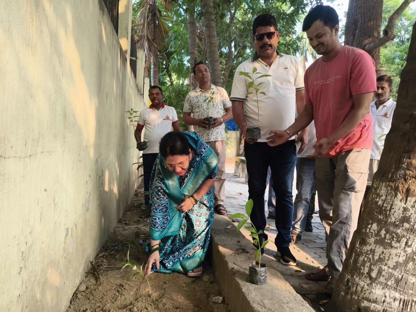 Begusarai Mayor: Trees Vital for Prosperity | World Environment Day ...