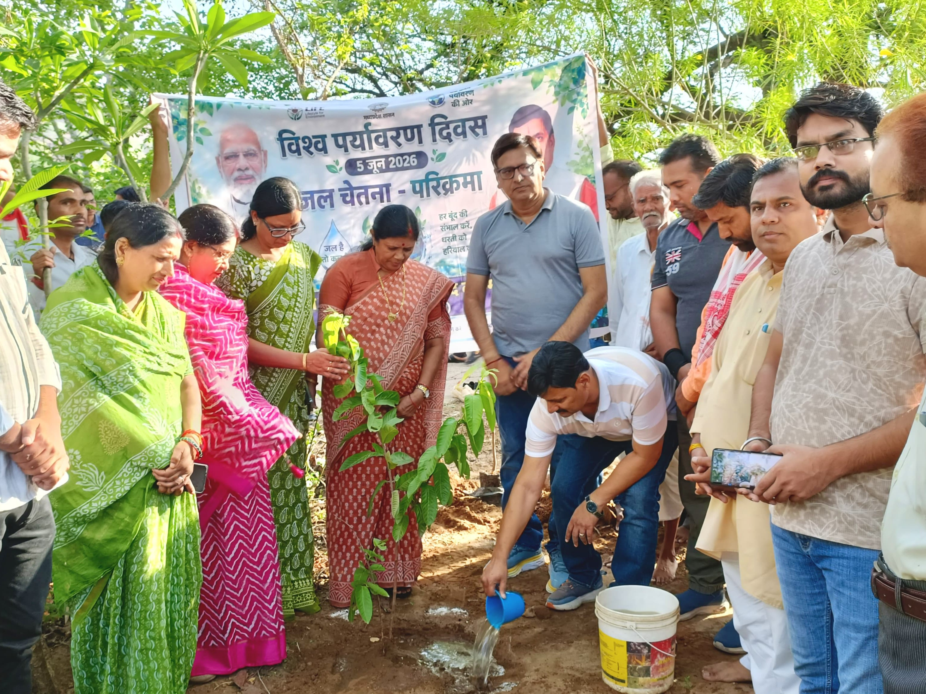 Tikamgarh Pond Plantation: Trees Grow 6 Ft in 2 Years | World ...
