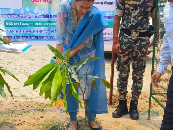 Jehanabad DM Alankrita Pandey Launches Ek Ped Maa Ke Naam Campaign