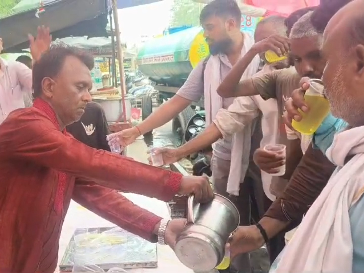 Badi Station Prayagraj: CM Yogi Birthday Celebration | Vyapar Mandal ...