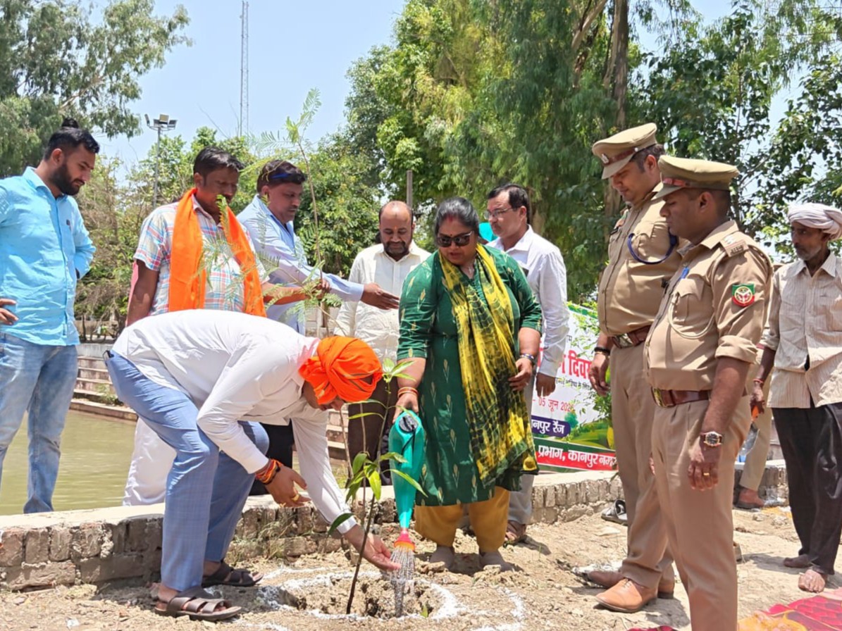 Ghatampur MLA Saroj Kuril Plants 200 Saplings | World Environment Day