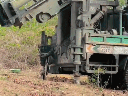 Pratapgarh Borwell Accident | Machine Operator Death, Workers Burn