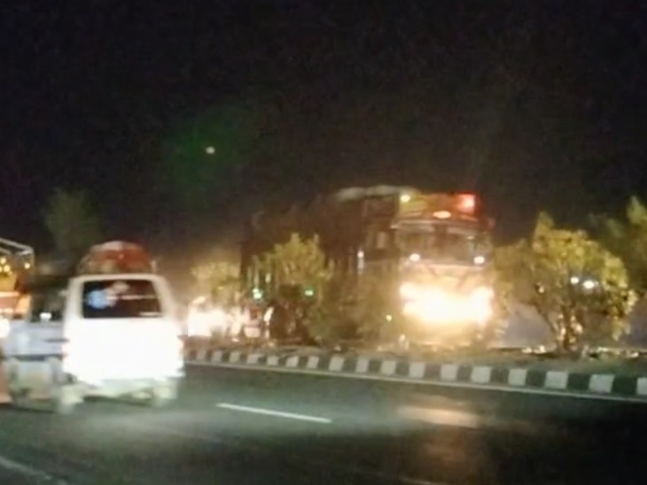 Futi Hotel Chauraha Traffic Jam | High Mast Wire Fall AB Road Blocked