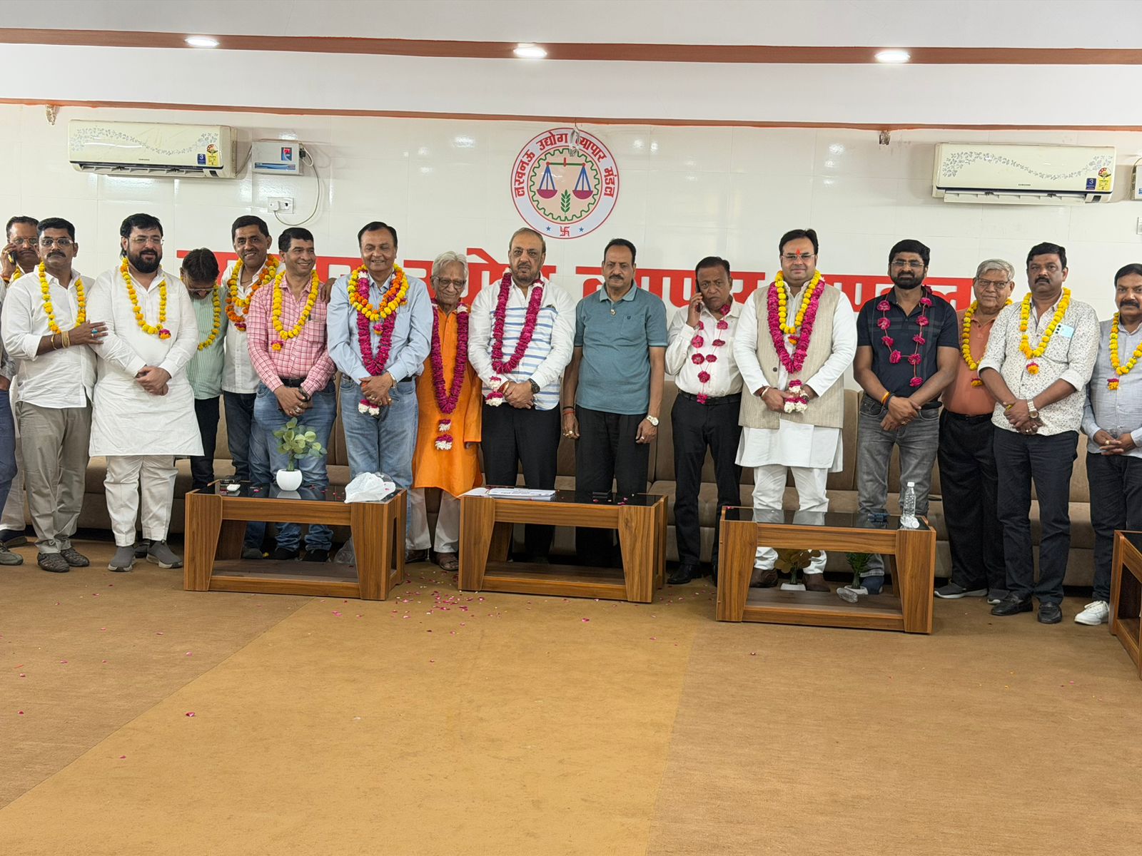 Lucknow Vyapar Mandal Election: Pawan Manocha Gets Senior General ...
