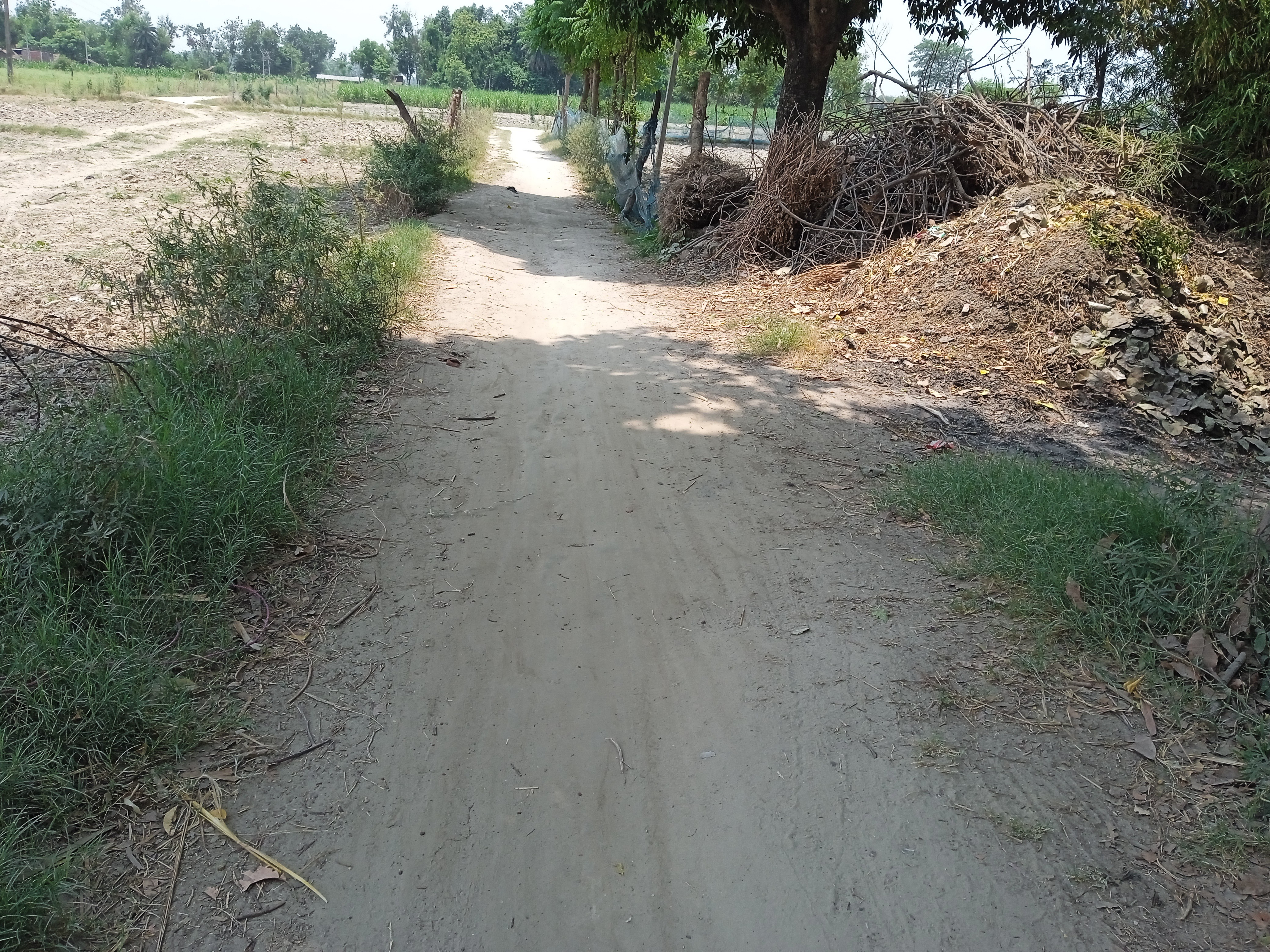 Gonda Farmers Encroach Chakmarg 145, Bar Access | Administration ...