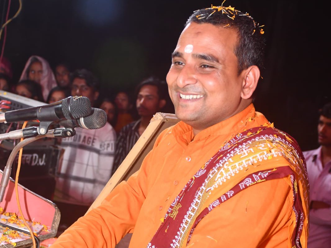 Ram Katha Elates Devotees at Bhagat Baba Ashram, Khairabad