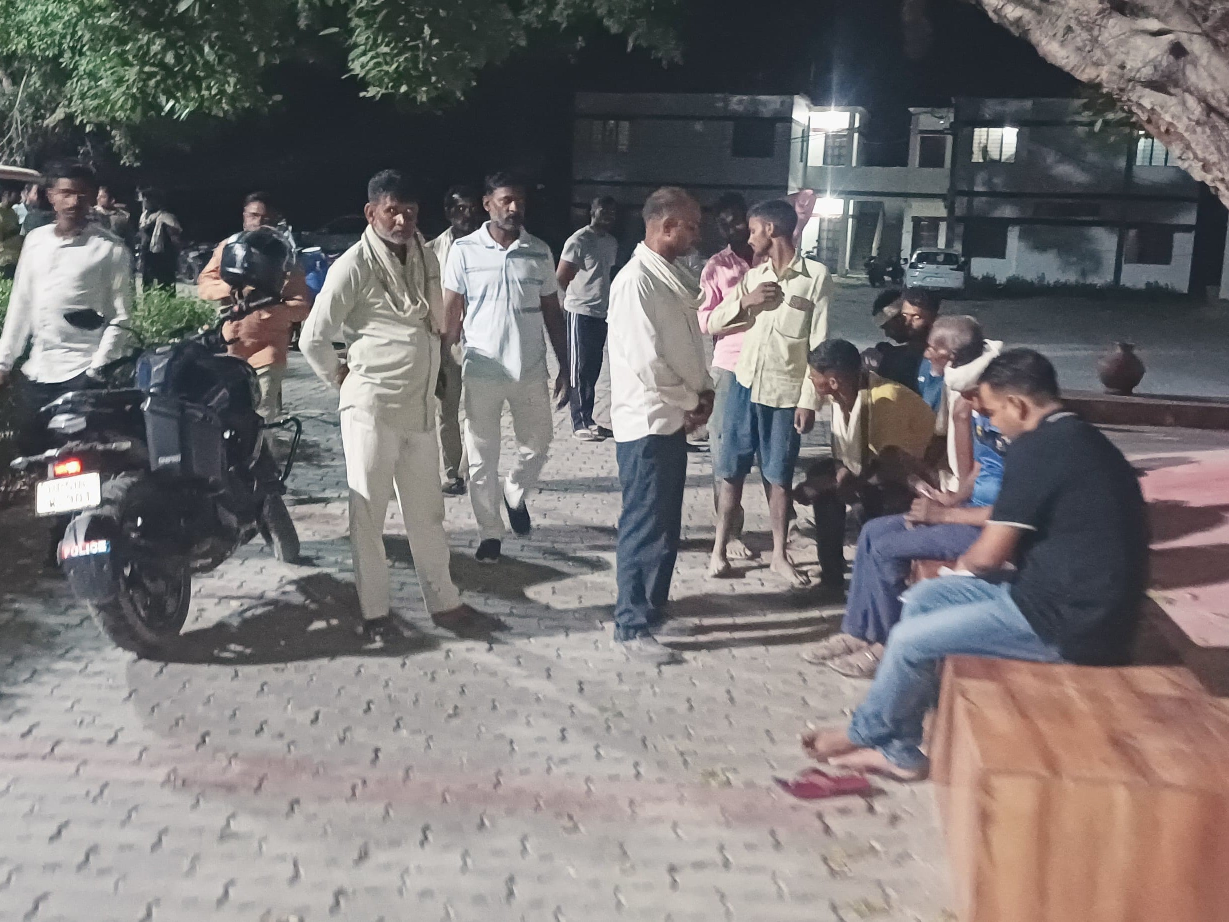 Gonda Road Accident: Youth Dies, Two Injured on Tarbganj-Nawabganj Route