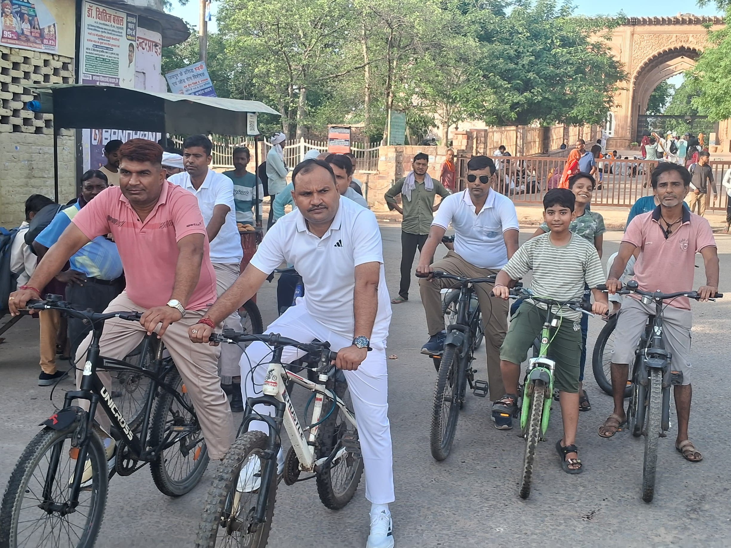 Deeg Police Cycle Rally Spreads Health, Environment, Fitness Message