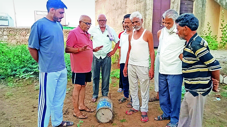Demand for action against those who waste water by opening the tank valve