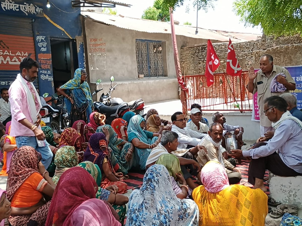Et awa MNREGA Workers Demand Wage Hike | Govt Policies Questioned