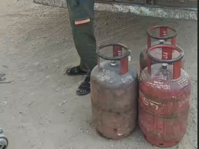 Gangapur City LPG Cylinder Price Hike: Rs 29 Increase; New Rate Rs 958.50