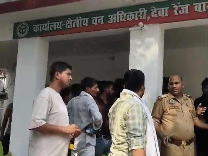Deva Forest Team Attacked | Illegal Logging Stone Pelting Video Viral