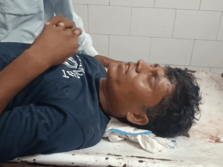 Kaimganj Accident: Sipahi & Pedestrian Injured, Referred to Farrukhabad